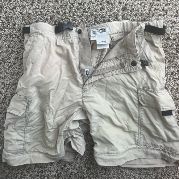 REI | Shorts | Rei Beige Cargo Shorts W4 | Poshmark